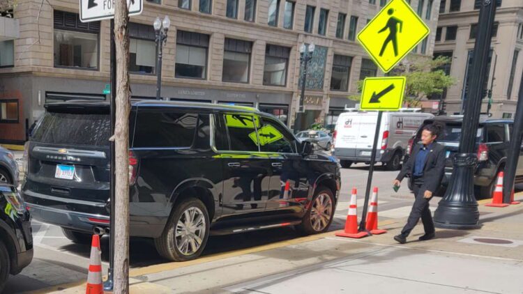 Mayor Johnson Protected by 150 Chicago Cops While Claiming City Is ...